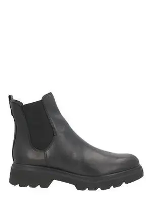 NILA & NILA Leather Chelsea Boots - Black