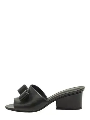 FERRAGAMO Valery Bow Sandals - Black