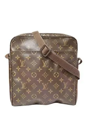 LOUIS VUITTON Trotteur Beaubourg Monogram Shoulder Bag - Brown