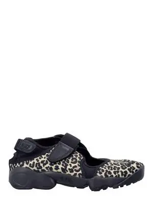 Nike Rift Trainers With Animal Print And Cut-out Tabi Toe - Black
