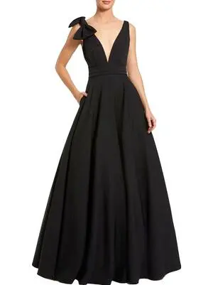Mac Duggal Sleeveless Plunge Neck Ball Gown With Bow Detail - Black