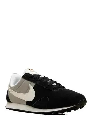 Nike Pre Montreal '17 Lace-up Sneakers - Black