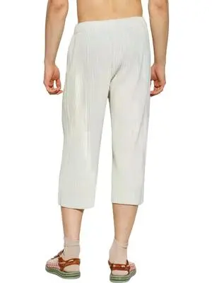 Issey Miyake Cropped Pleated Trousers - Green