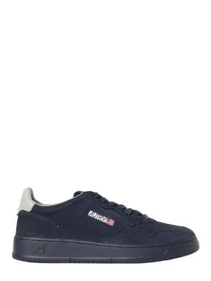AUTRY Medalist Low Trainers In Smooth Calfskin With Perforated Toe And Lace Up Detail - Blue