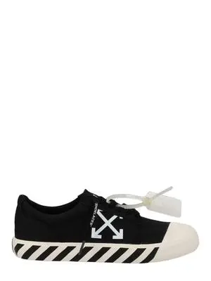Off-White Vulcanized Low-top Canvas Sneakers With Contrast Arrow Logo - Black