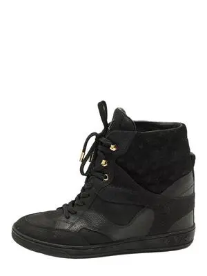 LOUIS VUITTON Monogram Sneakers - Black