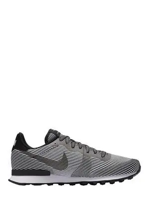 Nike Internationalist Kjcrd M Qs Sneakers - Black