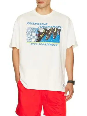 Nike Nsw Tee Lse Celeb Fb 2 In Cream - Sail