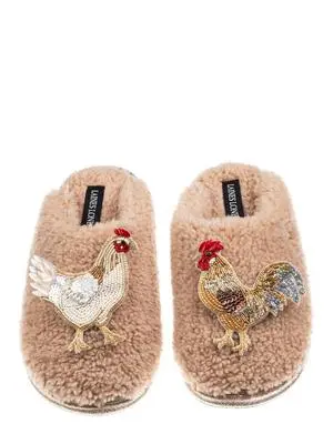 LAINES LONDON Teddy Closed Toe Slippers With Chicken And Rooster Brooches - Brown