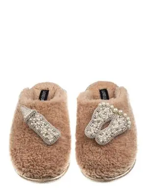 LAINES LONDON Teddy Closed Toe Slippers With Pearl Baby Brooches - Brown