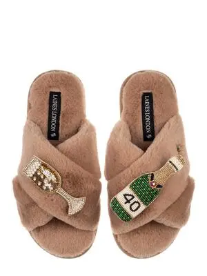 LAINES LONDON Classic Faux Fur Slippers With Embellished Brooches - Brown