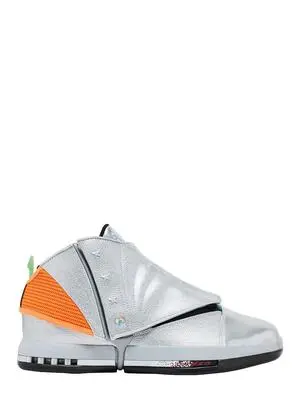 JORDAN Free The Youth X 16 Retro Og "metallic Silver - White
