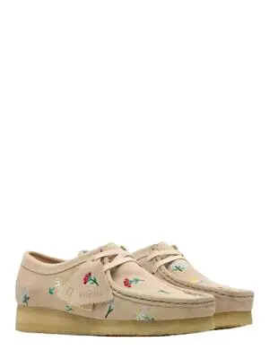Clarks Wallabee Derby Shoes With Floral Embroidery - Neutrals