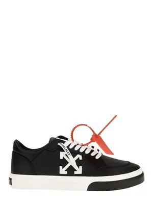Off-White Vulcanized Low Top Sneakers - Black