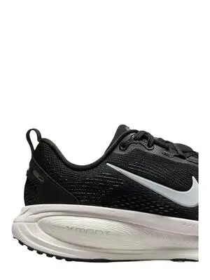 Nike Vomero 18 Lace-up Sneakers - Black