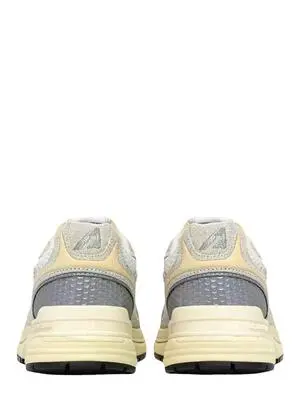 AUTRY Hyperway Suede Sneakers - Neutrals