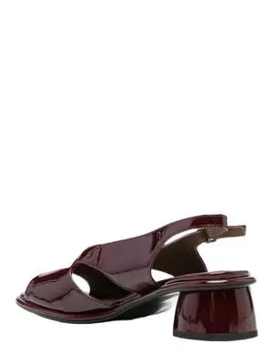 LINDA BAUMANN Patent-finish Slingback Sandals - Red