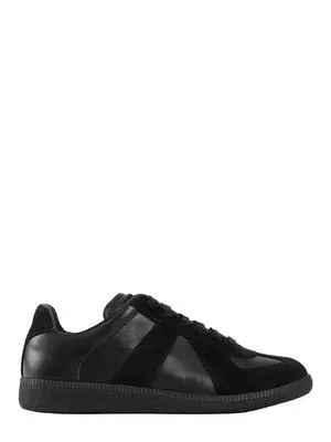 MAISON MARGIELA Low Top Sneakers With Lace Closure - Black
