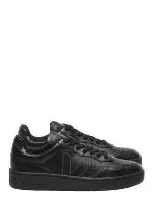 VEJA V-90 Grained Oiled Leather Low-top Sneakers - Black