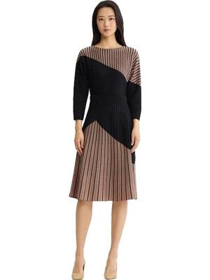Misook Fit & Flare Dolman Sleeve Midi Dress - Charmeuse/black