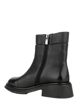 LINDA BAUMANN Buckle Detail Leather Boots - Black