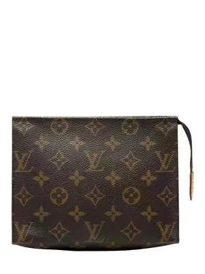LOUIS VUITTON Monogram Toiletry Pouch 19 Clutch - Brown