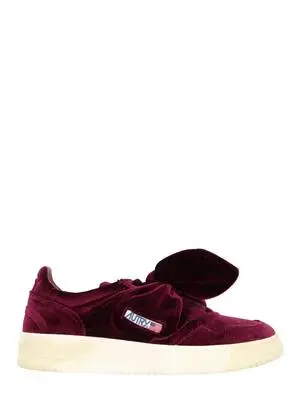 AUTRY Velvet Low-top Sneakers With Bow Detailing - Burgundy