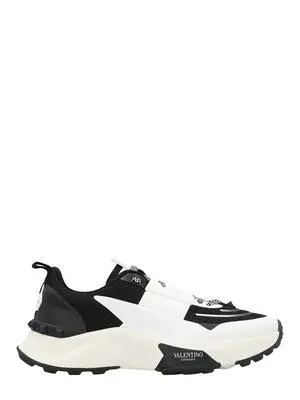 Valentino Garavani Sneakers With Leather Details And Stud Embellishments - Black