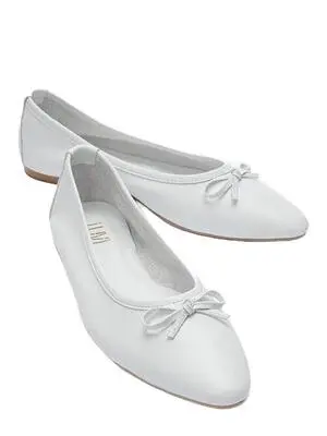 FOREVER & ALWAYS SHOES Leather Bow Ballet Flats - White