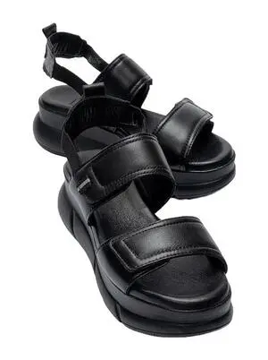 FOREVER & ALWAYS SHOES Heleste Leather Platform Sandal Black