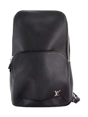LOUIS VUITTON Avenue Sling Bag Taiga Leather Crossbody Bag - Black