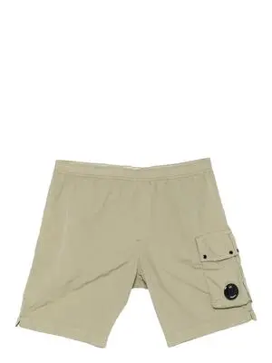 C.P. COMPANY Cargo Shorts With Lens Detail - Verde