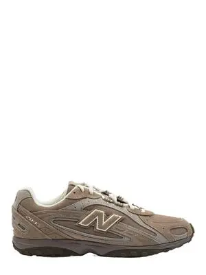 NEW BALANCE Panelled Logo Lace-up Sneakers - Marrone