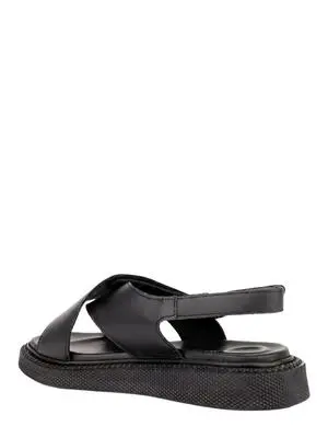 SERGIO MORETTI FIRENZE Crossover Strap Flatform Sandals - Black