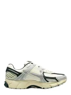 Nike Zoom Vomero 5 Sneakers Neutrals