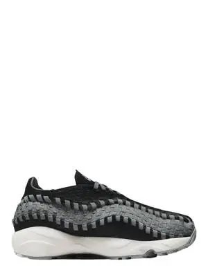 Nike Logo Detailed Lace-up Sneakers - Black