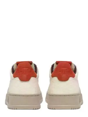AUTRY Medalist Low Sneakers In Sand And Pumpkin Leather Neutrals