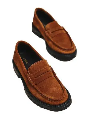 Maeve Classic Loafers - Tan