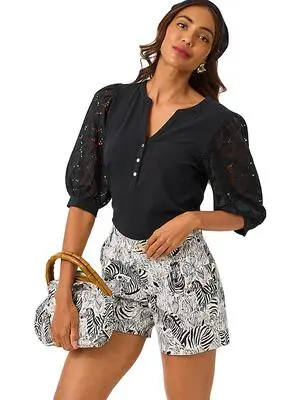 Lilly Pulitzer® 5" Callahan Mid Rise Short - Coconut