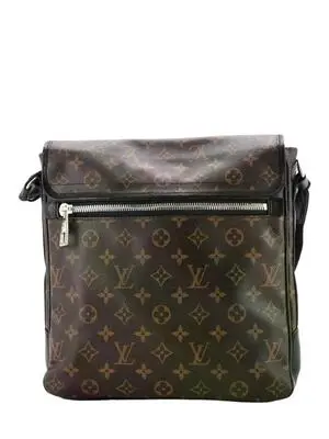 LOUIS VUITTON Monogram Canvas Mm Messenger Bag - Black