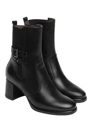 NEROGIARDINI Leather Block Heel Chelsea Boots With Studded Buckle Detail - Black