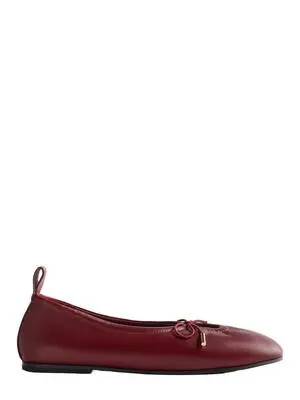 Quince Italian Leather Ballet Flat With Keyhole Detail Garnet