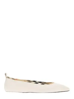 Burberry Robin Round Toe Ballet Flats In Smooth Lambskin Leather - Beige