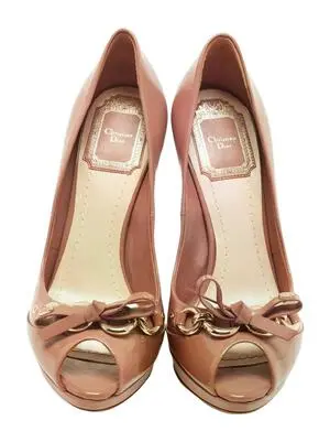 Dior Patent Leather Bow Peep-toe Pumps - Neutrals