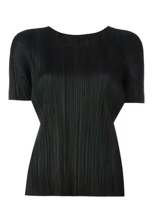 Issey Miyake Ribbed Shortsleeved T-shirt - Black