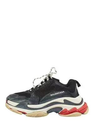 Balenciaga Balenciaga Triple S Low-Top Sneakers Black