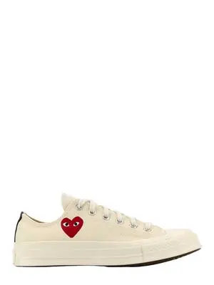 Play Comme Des Garcon Canvas Low Top Sneakers With Heart Graphic - White