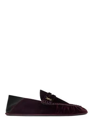 Saint Laurent Round-toe Velvet Loafers With Logo Detailing - Amaranto