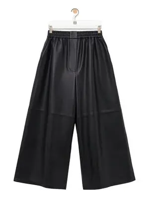 Loewe Cropped Trousers In Nappa Lambskin - Black