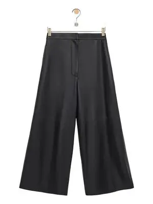 Loewe Cropped Trousers In Nappa Lambskin - Black
